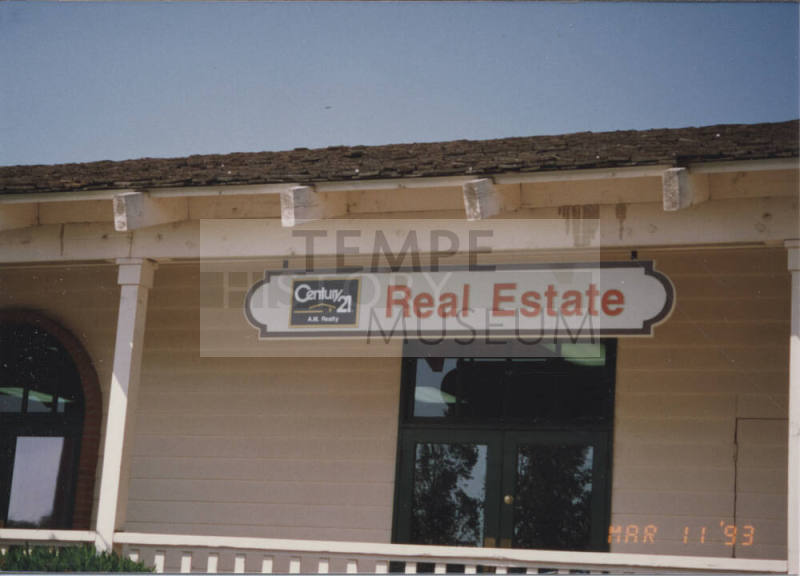 Century 21 Commercial Sign Interior